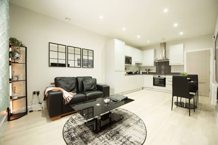 Elm House - 1-bed, 1-bath In Town Centre - Reading
