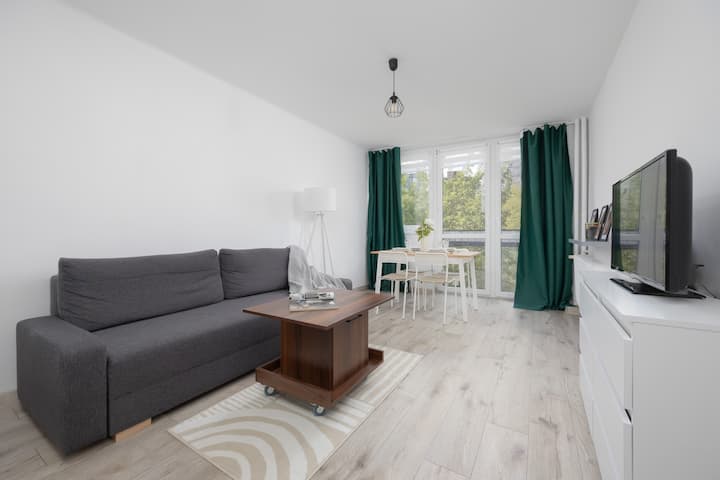 Chłodna 11 | Two Bedroom Apartment | Desk - 