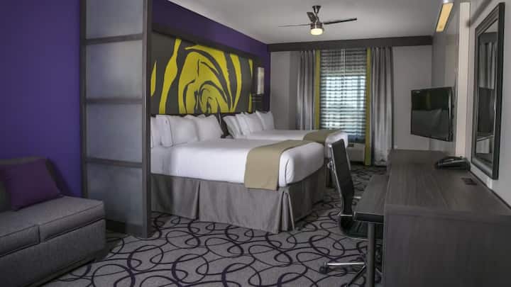 Retreat By Lake L Pool. Breakfast. Free Parking. - Garland, TX