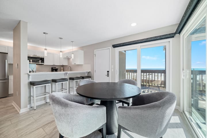 Stunning Beach Front Beautiful Stay 110 W/ 2 Pools - Gulf Shores, AL