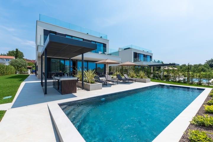 Beautiful Villa Parenzo I With Jacuzzi In Porec - Cittanova
