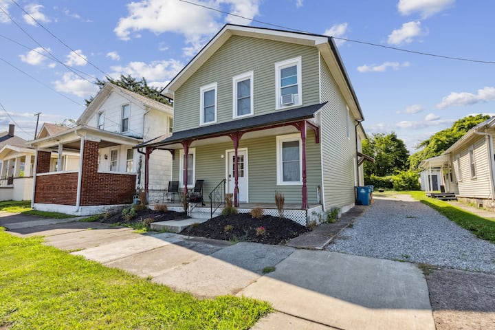 Cedar Point Retreat | 3br + Game Room + Fire Pit - Cedar Point Beach, OH