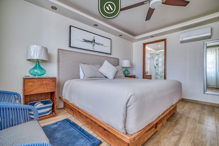 3br Condo With Private Balcony - Pool - Marina - Puerto Vallarta