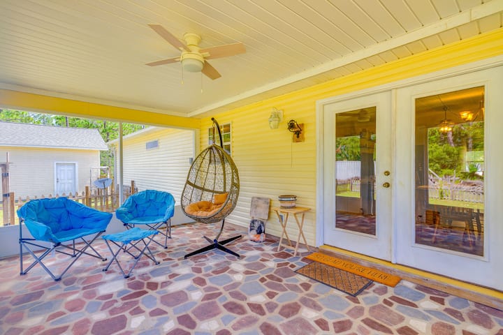 5 Mi To Navarre Beach: Home W/ Game Room & Yard - Navarre, FL