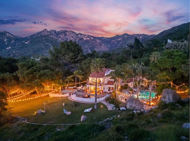 5-acre Malibu Estate: Sleeps 30, Sauna, Pool Views - Topanga Canyon, CA