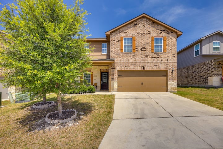 San Antonio Home W/ Fenced-in Yard: Steps To Park! - San Antonio