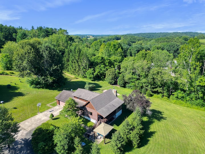 Grand Oak Cabin | Hocking Hills - Logan, OH