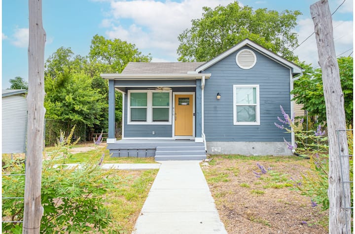 Cozy And Gorgeous 2br/1ba Near Amazing Downtown - San Antonio, TX