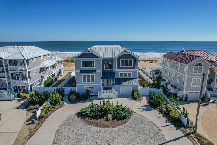 A Seahorse Wish- Oceanfront, 9 Beds, Pool, Slps 24 - Virginia Beach, VA