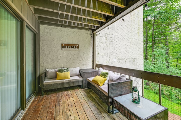 Sapphire Valley Condo W/ Pool & Lake Beach Access! - Sapphire, NC