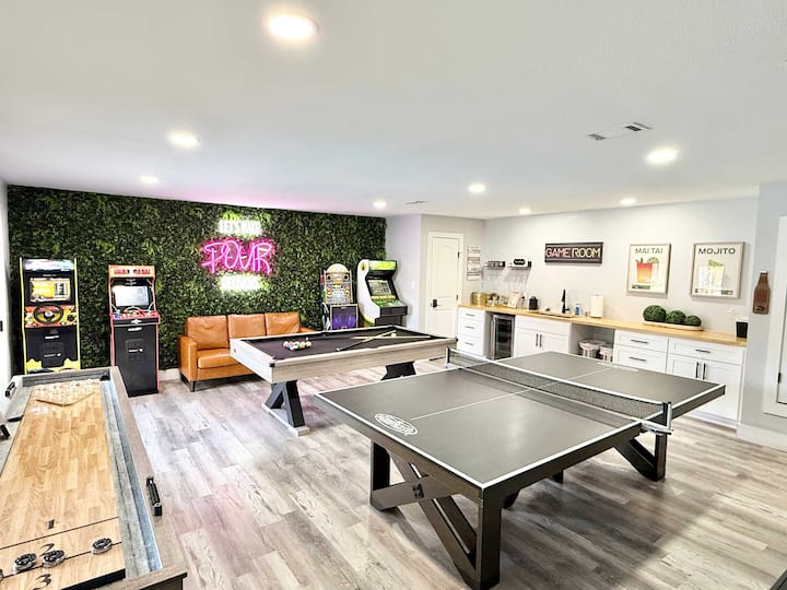 The Fun Haus | Pool | Game Room | Atrium - Dallas, TX