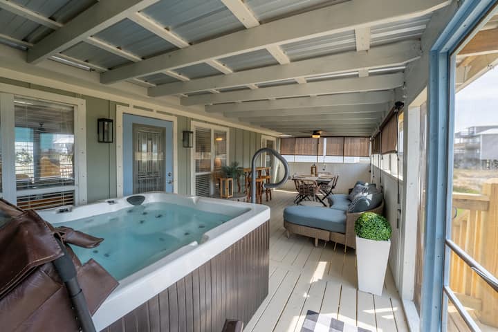 Coastal Breeze: Recently Renovated Charming 3/2 - Dauphin Island, AL