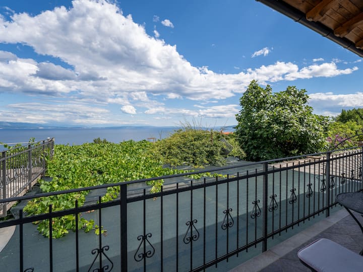 Zora By Interhome - Opatija
