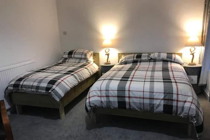 Family Room Ensuite With Bath-city View-pier Hotel - Aberystwyth