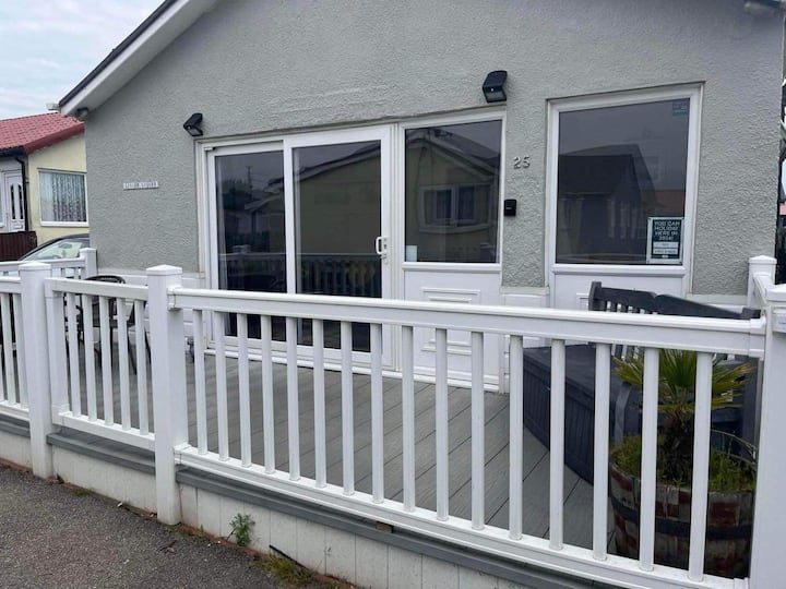Seasideescape-2br-sleeps4-parking-petsok-fireplace - Bridlington
