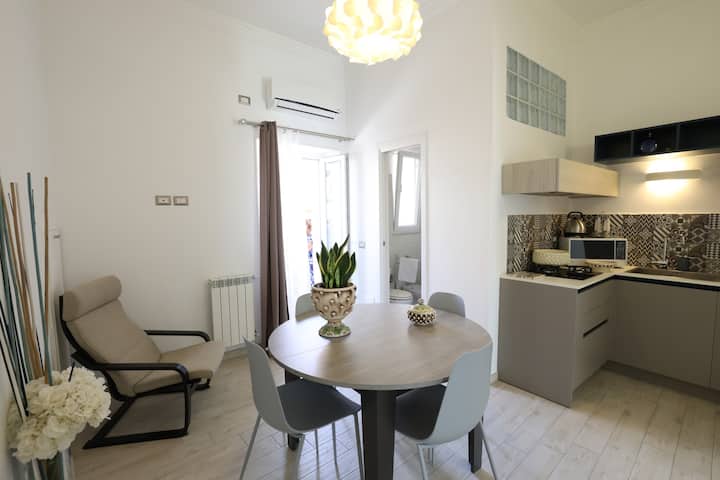 Rosa Del Deserto Flat - Floor 2 With Balcony - Taormina