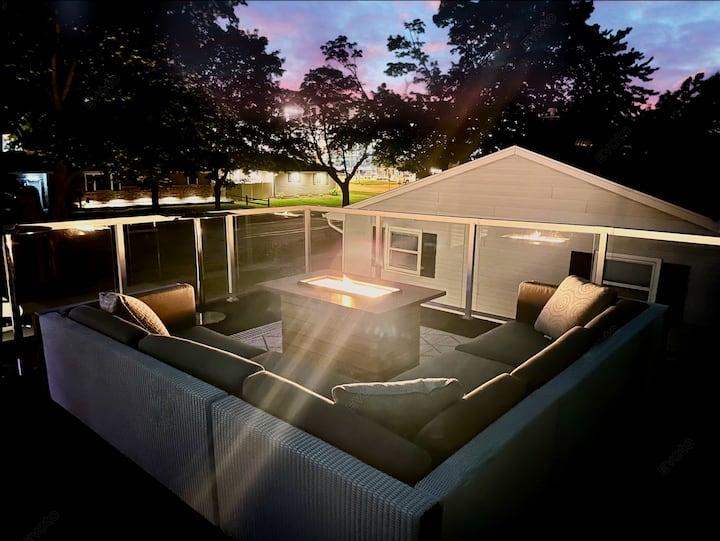 1 Min -> Lambeau | Rooftop | Entertainment Garage - Green Bay, WI