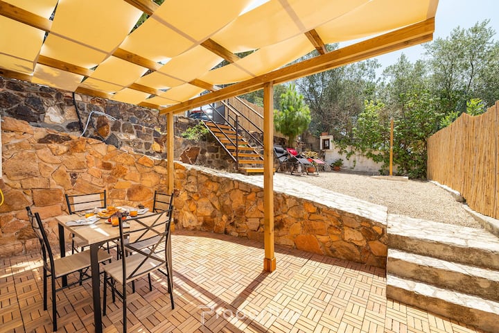 Tra I Verdi Pini - Private Garden And Patio - Capoterra