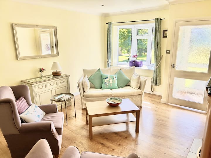 Bungalow-moderne-salle De Bain Privée-vue Sur Jard - Lymington