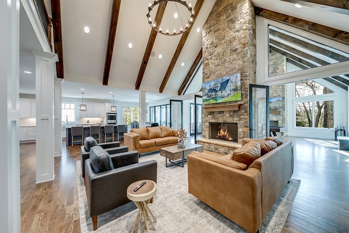 Comfy Bear Mountain Lodge– Spacious Family-frien - Helen, GA