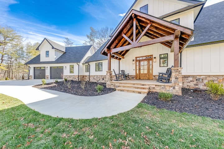 Comfy Bear Mountain Lodge– Spacious Family-frien - Helen, GA