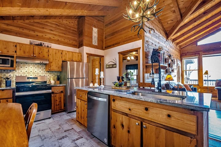 Pocahontas Cabin W/ Mtn View And Indoor Hot Tub - Blue Ridge, GA