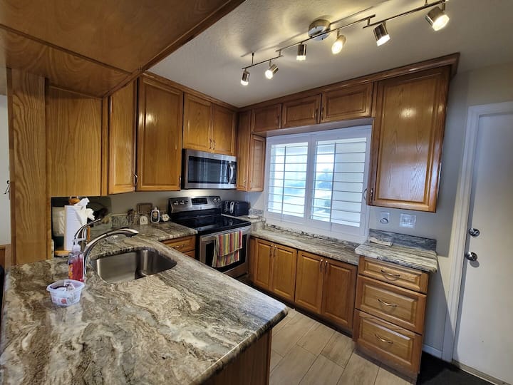 106 Ormond Ocean Club Ocean Front Discounted Rate! - Ormond Beach, FL