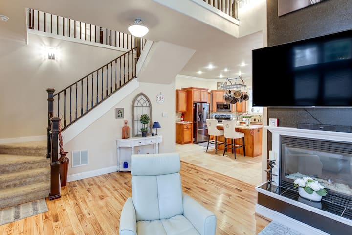 Hot Tub, Pavilion! Family Home Near Uo & Autzen - Eugene, OR