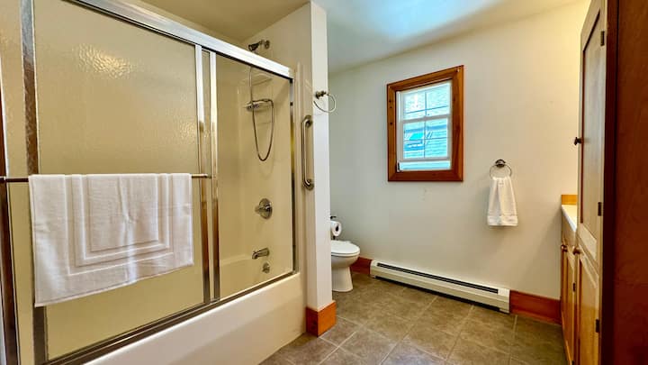 High Street Haven, Steps To Camden Harbor - Camden, ME