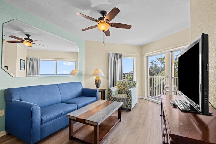 Beachfront 2/2 Condo: Kitchen, Balcony 6th Floor - Treasure Island, FL