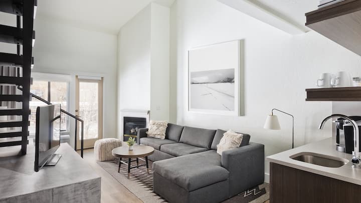 King + Sofa, Gravity Haus, Mountain View - 2 Units - Teton Village, WY