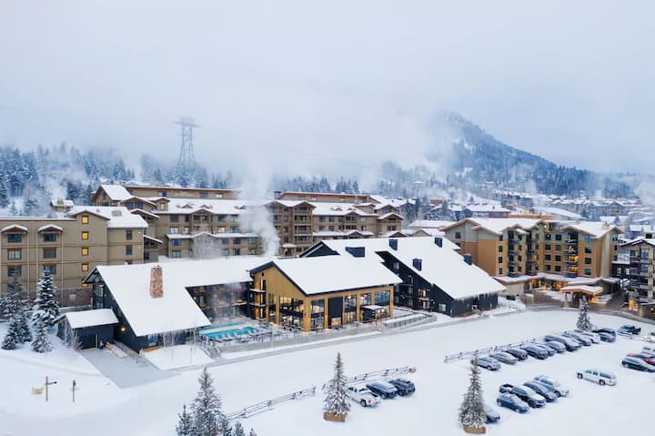 2 Scenic Lodge Retreats Near Aerial Tram – 3 Min W - Jackson Hole, WY