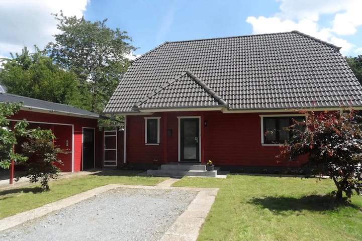 Schönes Ferienhaus In Bentwisch Mit Garten - Wingst