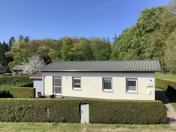 Ferienhaus In Kleiner Siedlung Nahe Am See - Dargun