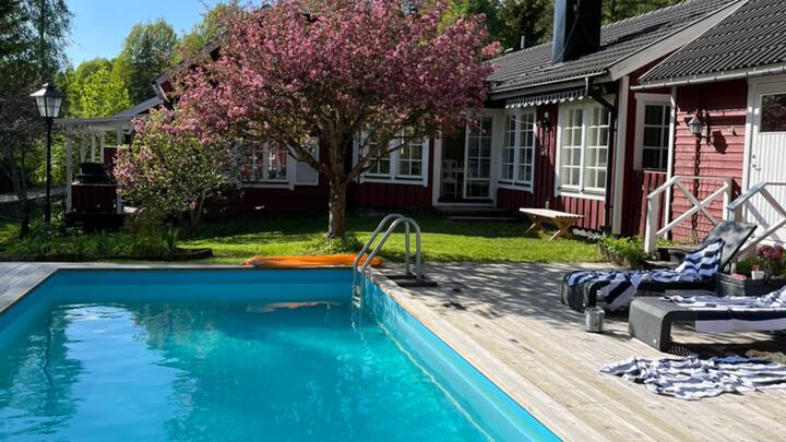 Charming Property With Private Pool - Stockholm-Arlanda Airport (ARN)