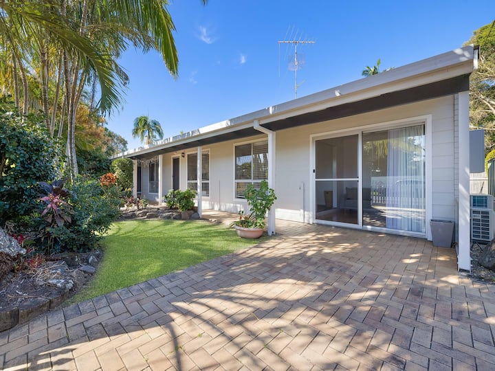 Maroochy 4 Bedroom Family Beachhouse - Mooloolaba