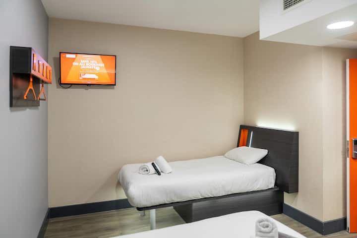 Windowless Room Sleeps Three - Ipswich
