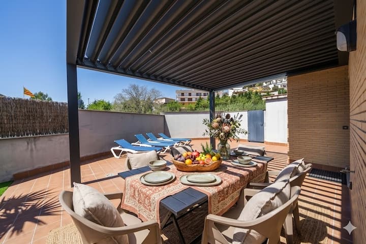 Beautiful Apartment With Large Terrace, Pool, A /C - Tossa de Mar