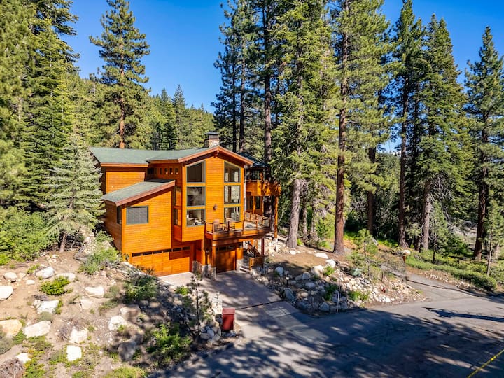 Enjoy The Tahoe Starry Nights At Jupiter - Incline Village, NV