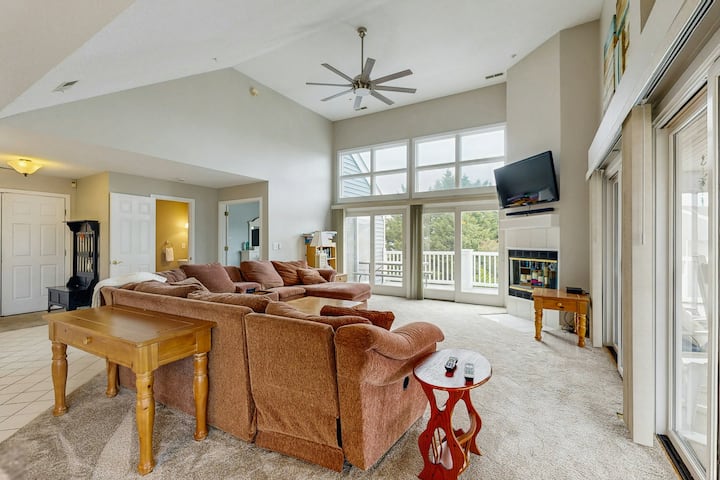 Bay View Condo With Screened Porch, Pickleball, On - Bethany Beach, DE