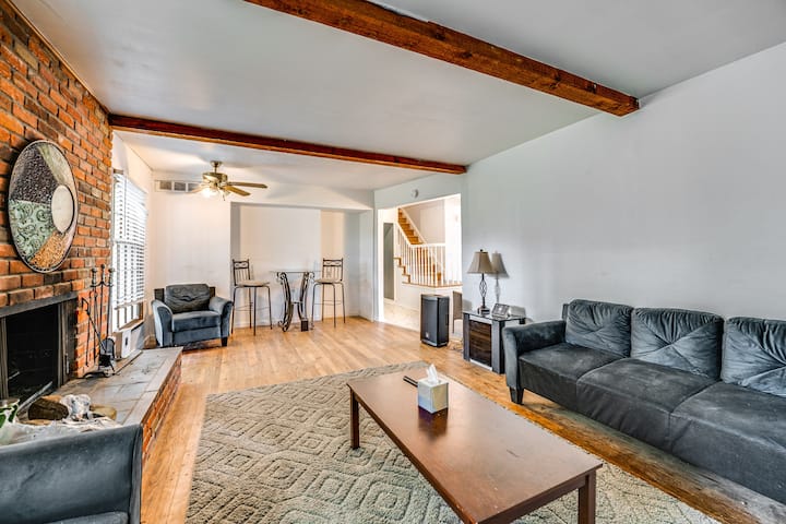 Spacious Southfield Home W/ Patio & Yard! - Southfield, MI