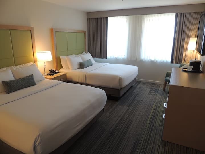 Two Queen Room, Longwood Inn, Near Medical Centers - Boston, MA