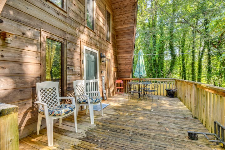 Pet-friendly Lavonia Cabin, Walk To Lake Hartwell! - Lavonia, GA