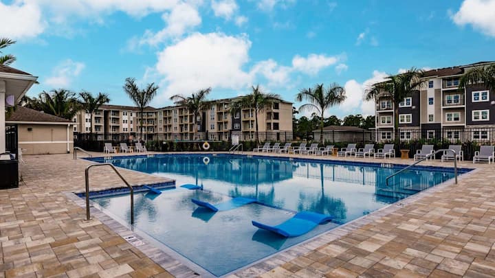 Vibrant 3bd With Stunning Views Of Cape Coral! - Fort Myers