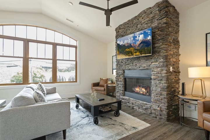 Upscale Condo In Downtown Blowing Rock - Blowing Rock, NC