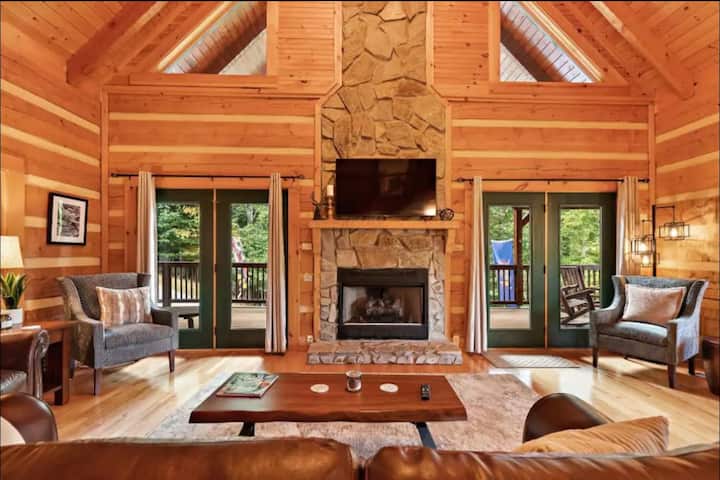 Scenic 4-br Chalet With Hot Tub - Beech Mountain, NC