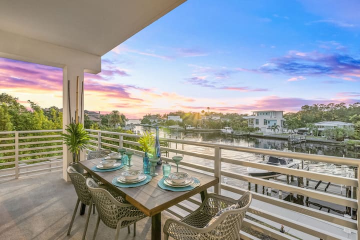 Waterfront, Resort Pool / Spa, & Fitness Center! - Sarasota, FL