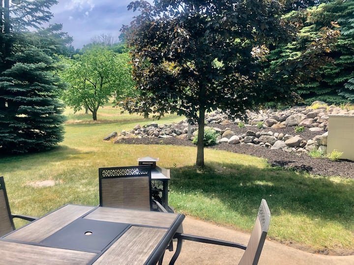 Historic Farmhouse Near Suttons Bay. A/c. Pet Ok. - Suttons Bay, MI