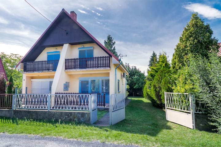 Maison De Vacances Dans Un Quartier Calme - Balatonfenyves
