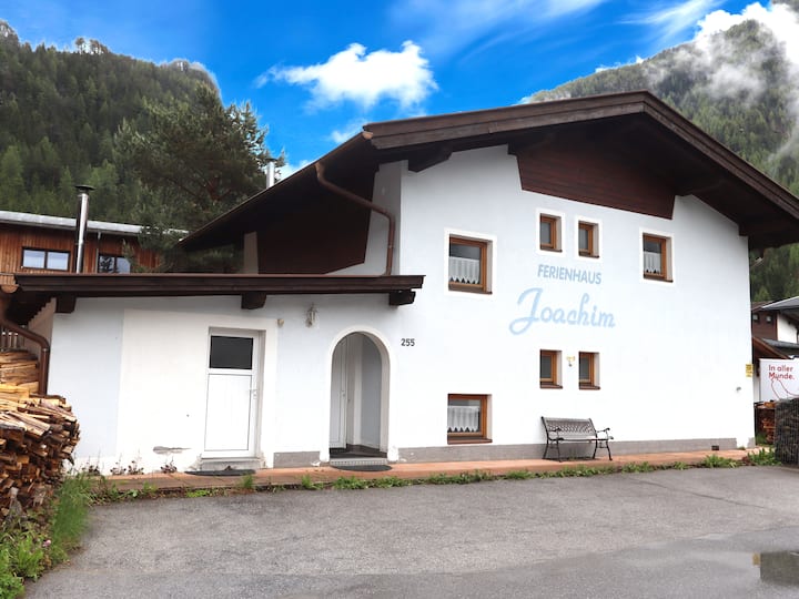 Maison De Groupe Spacieuse à Habiter Seul - Längenfeld